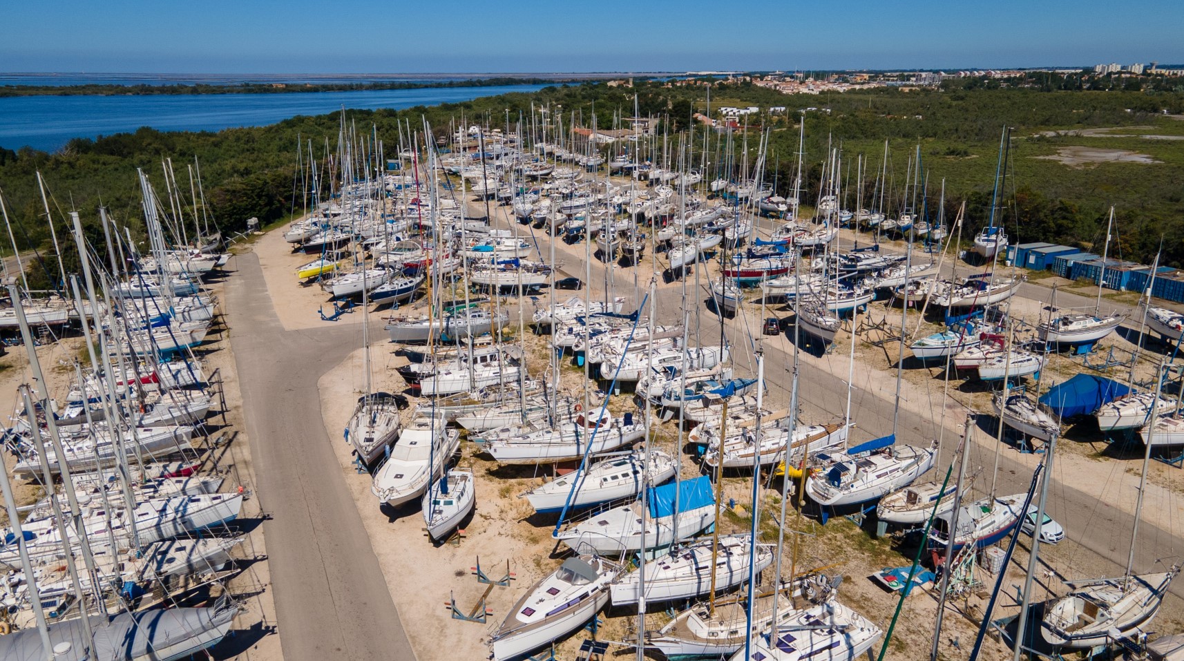 How to prepare for a dry boat winter?